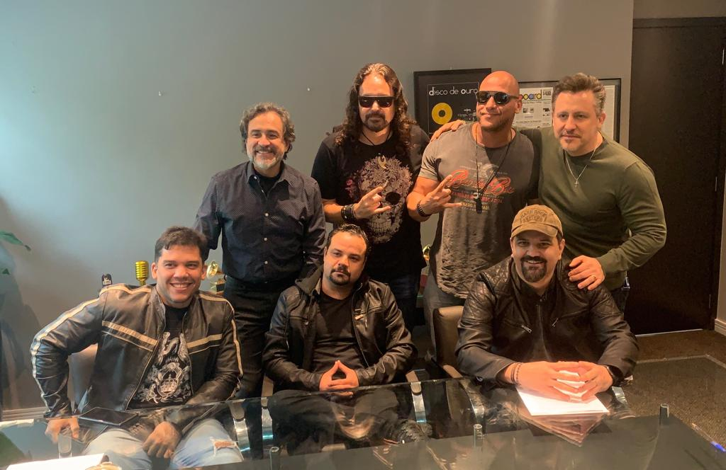 Conheça a Excene: a nova aposta de Rick Bonadio para o Rock e Pop Rock ...