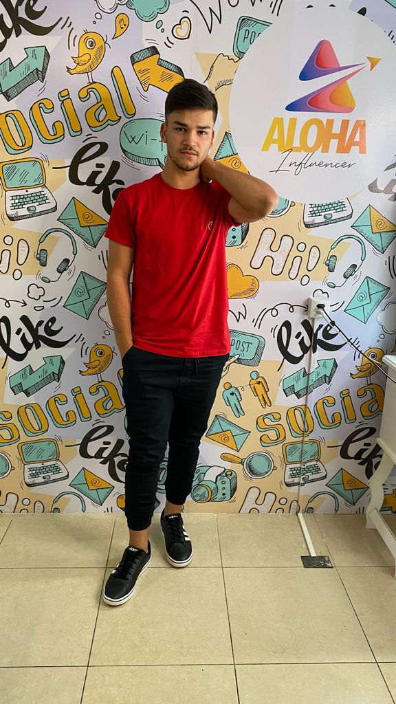 Conheça Hugo Moreira que conquistou um milhão de seguidores no Tik Tok ...