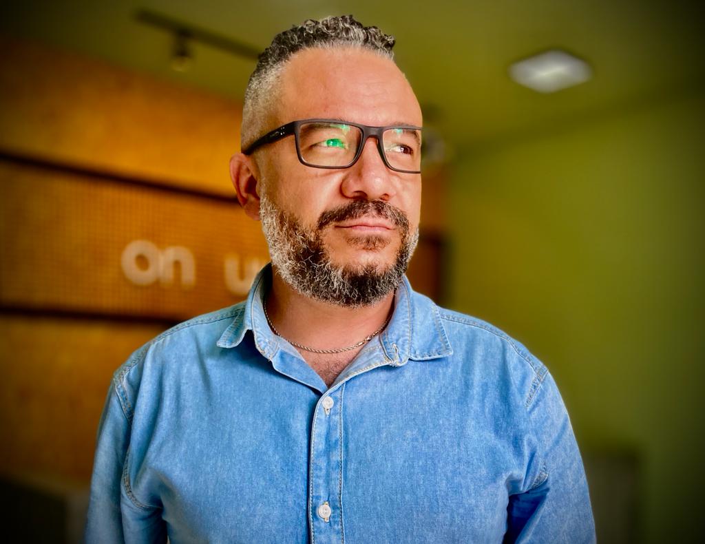 De office boy a empresário do ramo imobiliário, Henrique Felipe lança ...